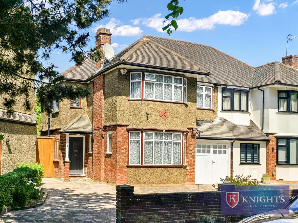 Bramley Road, London, n14 3 bed house for sale - £975,000