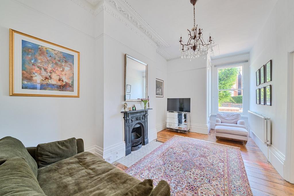Crouch Hall Road, Crouch End, London, N8 2 bed flat for sale - £650,000