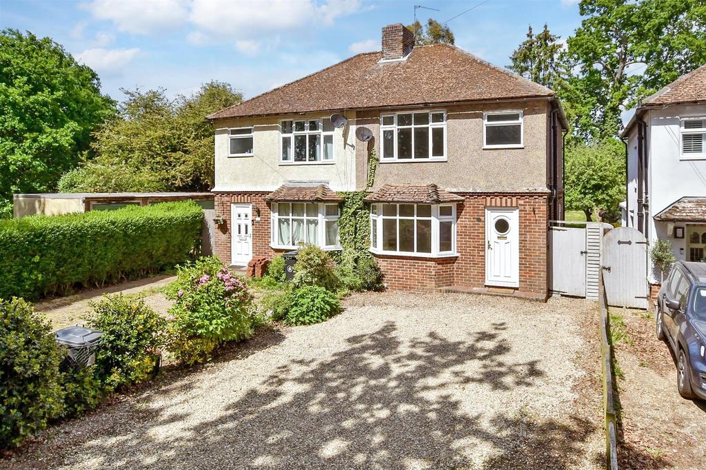 Park Road, Leybourne, West Malling, Kent 3 bed semi-detached house for ...
