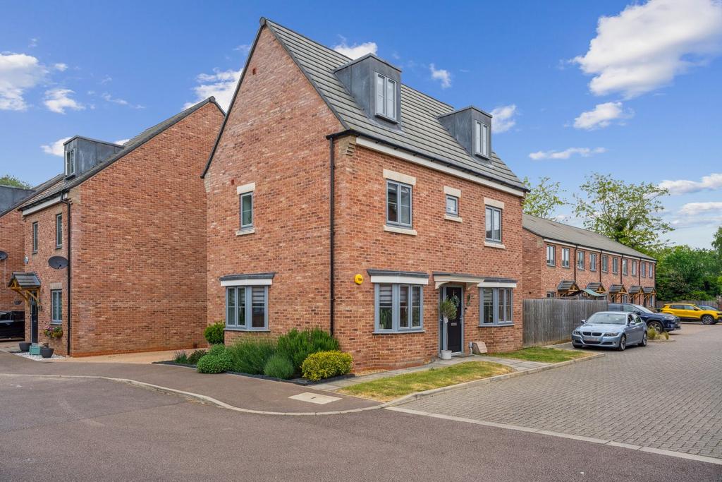 Scotgrange Meadow, Shefford, SG17 4 bed detached house - £510,000