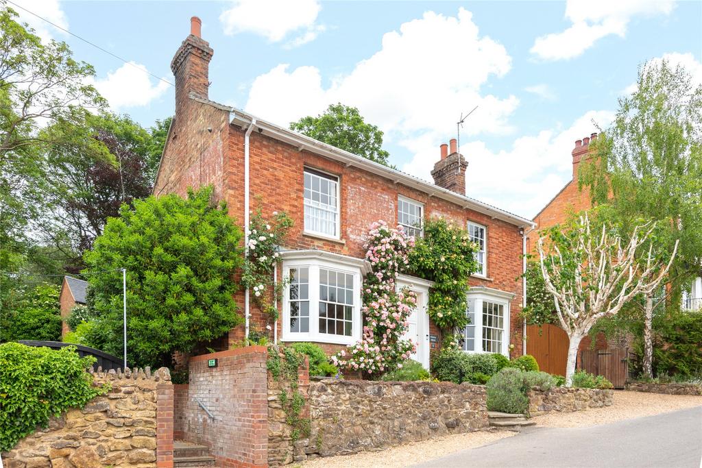 Church Road, Bow Brickhill, Milton... 4 bed detached house for sale - £ ...