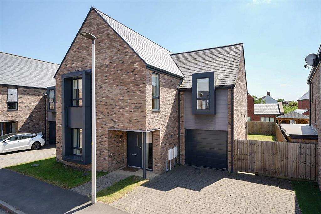 32 Lady Herbert Way, Radbrook... 4 bed detached house for sale - £599,950