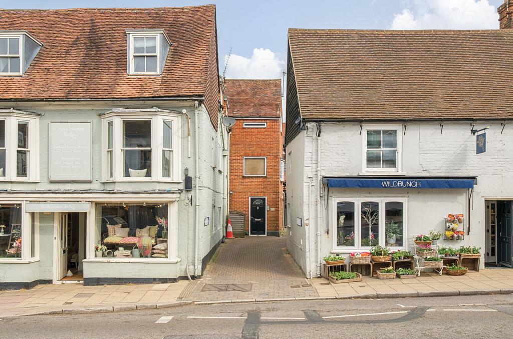West Street, Alresford, Hampshire, SO24 2 bed terraced house - £395,000