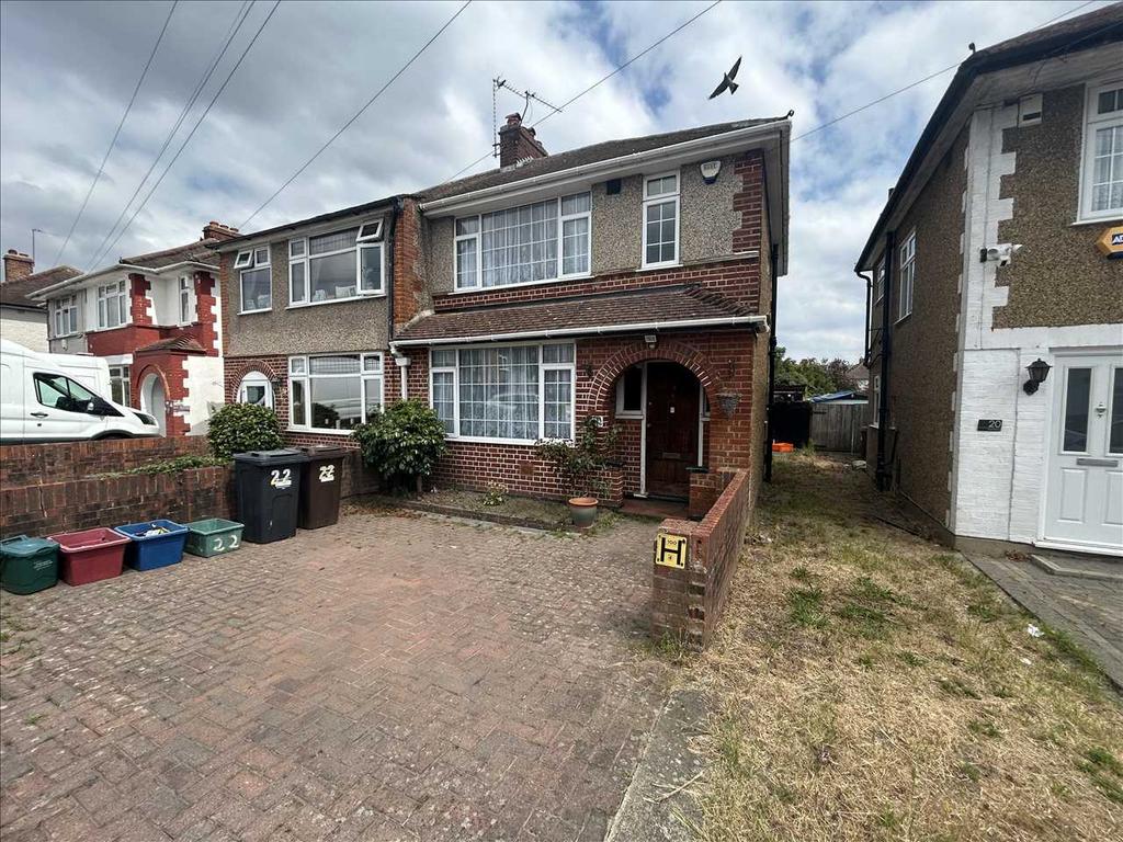 West Road, Feltham, Bedfont 3 bed semi-detached house for sale - £499,999
