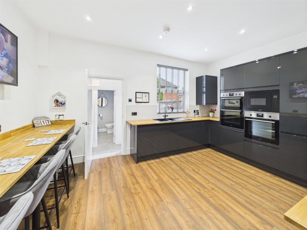 Happy Land North, Worcester... 4 bed end of terrace house for sale - £ ...
