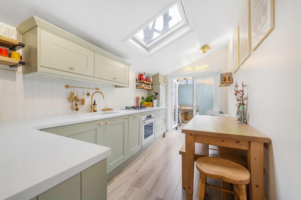 Ballater Road, SW2 2 bed house - £500,000