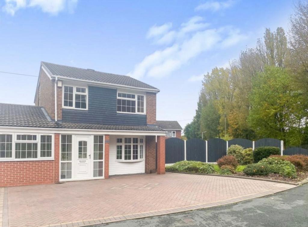 Regis Heath Road, Rowley Regis 4 bed detached house for sale - £372,000