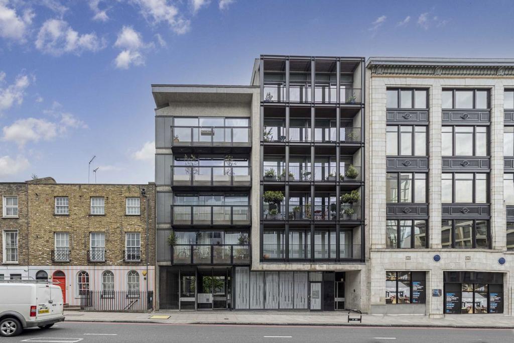 Goswell Road, London EC1V 2 bed flat to rent - £3,700 pcm (£854 pw)