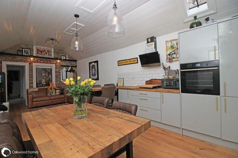 Bromstone Road, Broadstairs, Kent 2 bed detached bungalow - £325,000