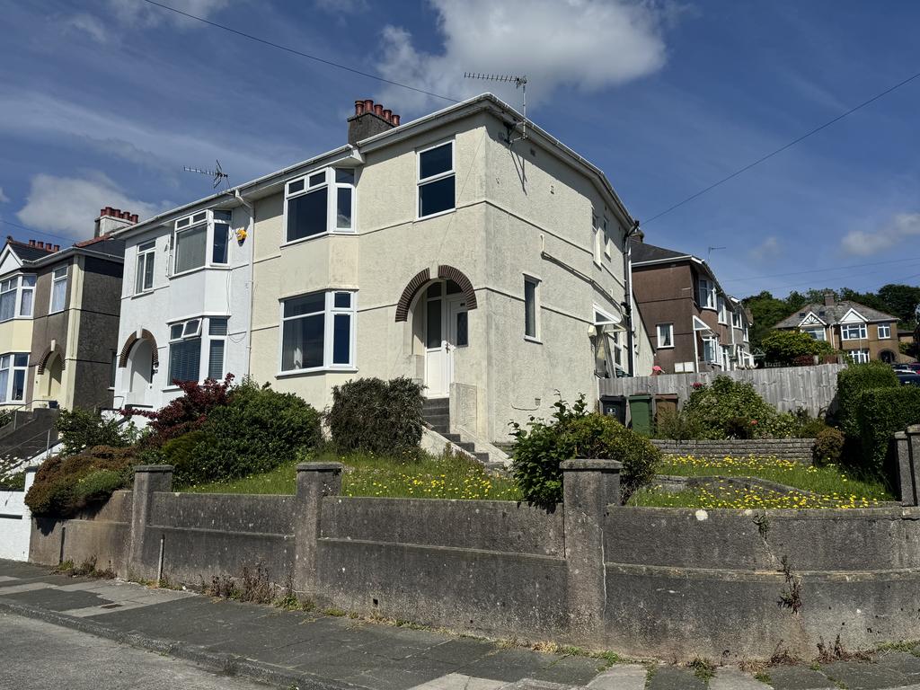 36A Churchill Way, Peverell... 1 bed flat - £50,000