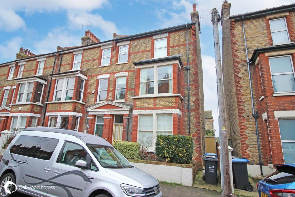 Grove Road, Ramsgate, Kent, CT11 5 bed semi-detached house for sale - £ ...