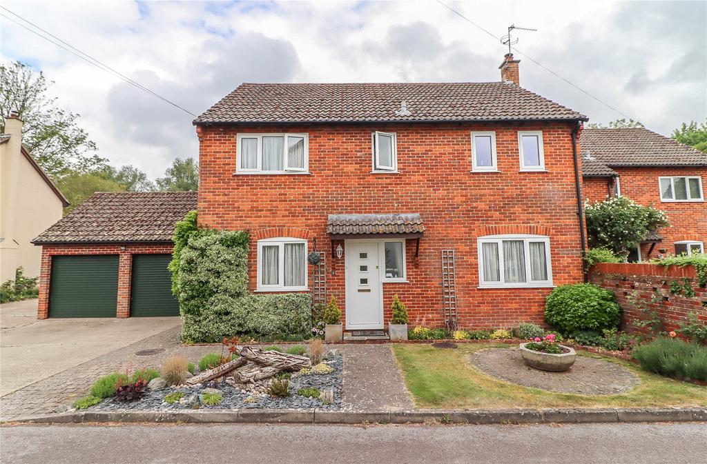 Hillside, Abbotts Ann, Andover... 4 bed link detached house - £635,000