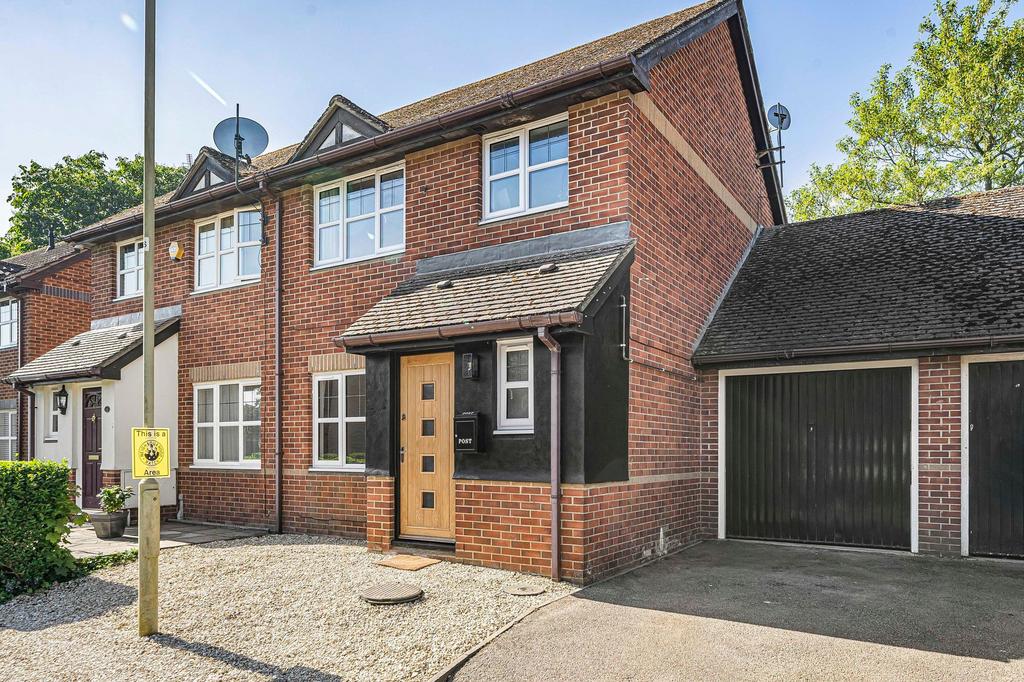 Fairfax Gate, Holton, OX33 3 bed property for sale - £525,000