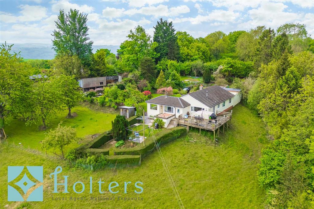 Newtown SY16 3 bed detached bungalow - £465,000