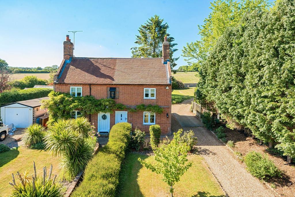 Turnpike Cottages, Upper Froyle... 3 bed semi-detached house - £575,000