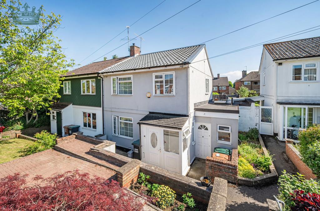 Trevose Way, Watford, WD19 4 bed semi-detached house for sale - £475,000