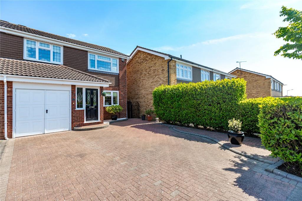 Chevington Way, Hornchurch, RM12 3 bed semi-detached house for sale - £ ...