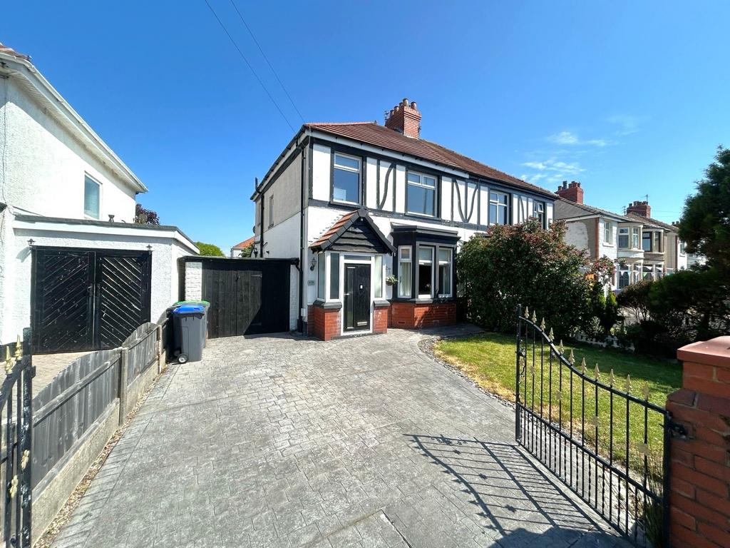 North Drive, Cleveleys FY5 3 bed semi-detached house - £210,000