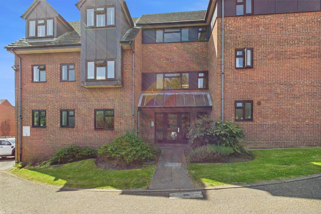 Brook Street, Colchester CO1 2 bed flat for sale - £160,000