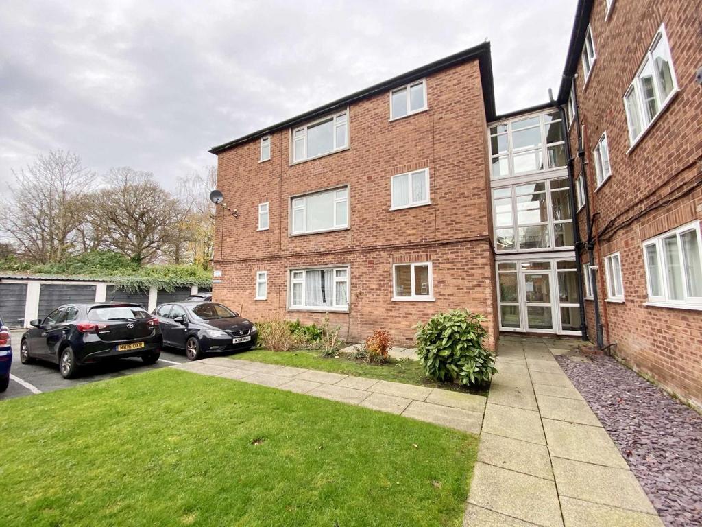 Holme Road, Didsbury, Manchester Studio to rent - £995 pcm (£230 pw)