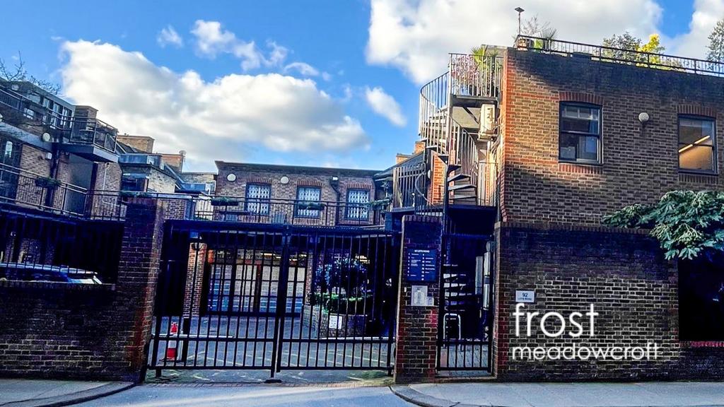 Chelsea SW10 Office to rent - £2,000 pcm (£462 pw)