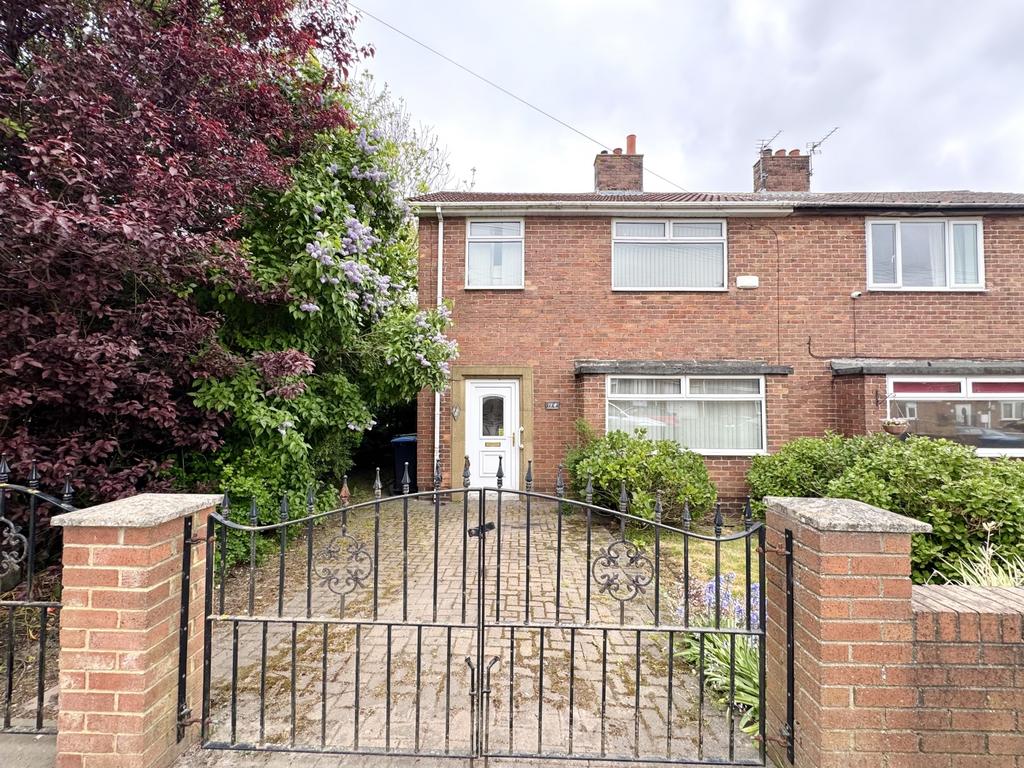 Newholme Estate, Station Town... 3 bed semi-detached house - £80,000