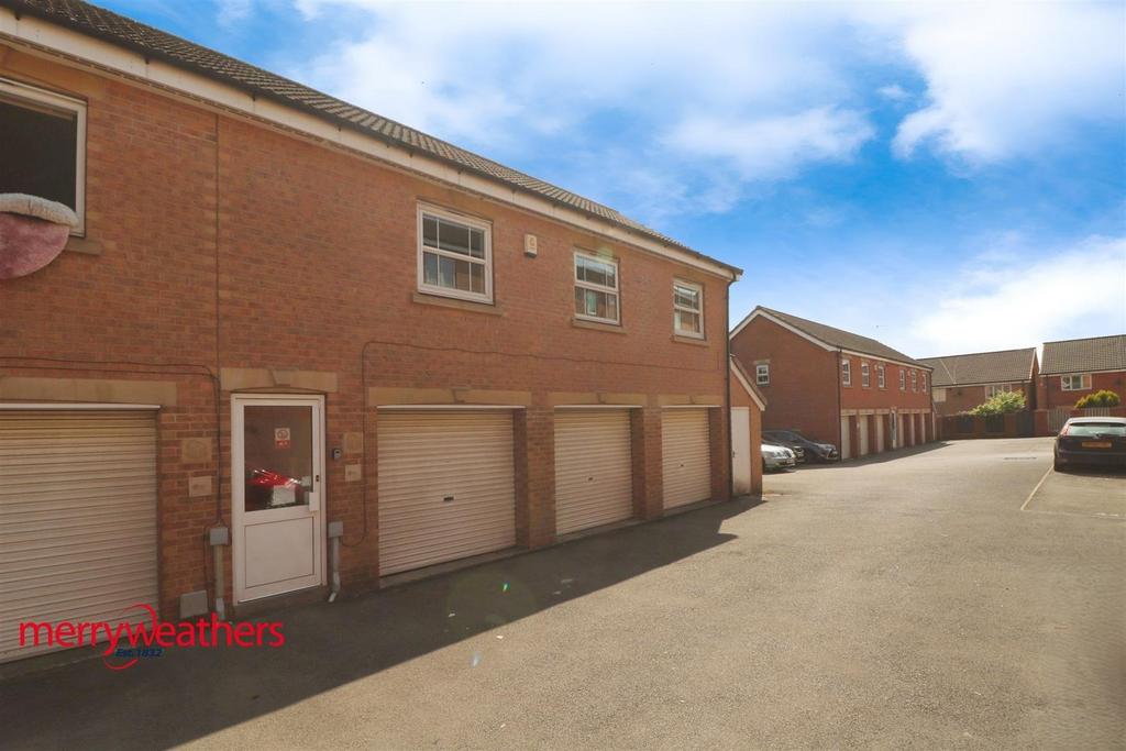 Peak Close Woodlaithes Village Rotherham 1 bed flat for sale - £90,000
