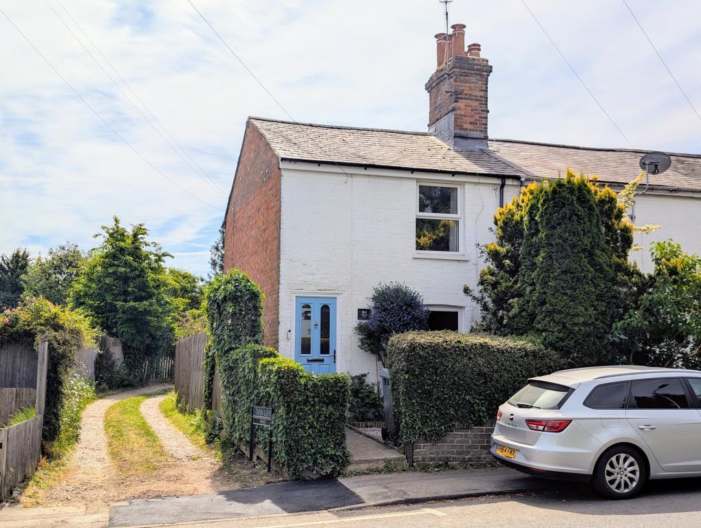 Andover Road, Newbury, RG14 2 bed end of terrace house for sale - £325,000