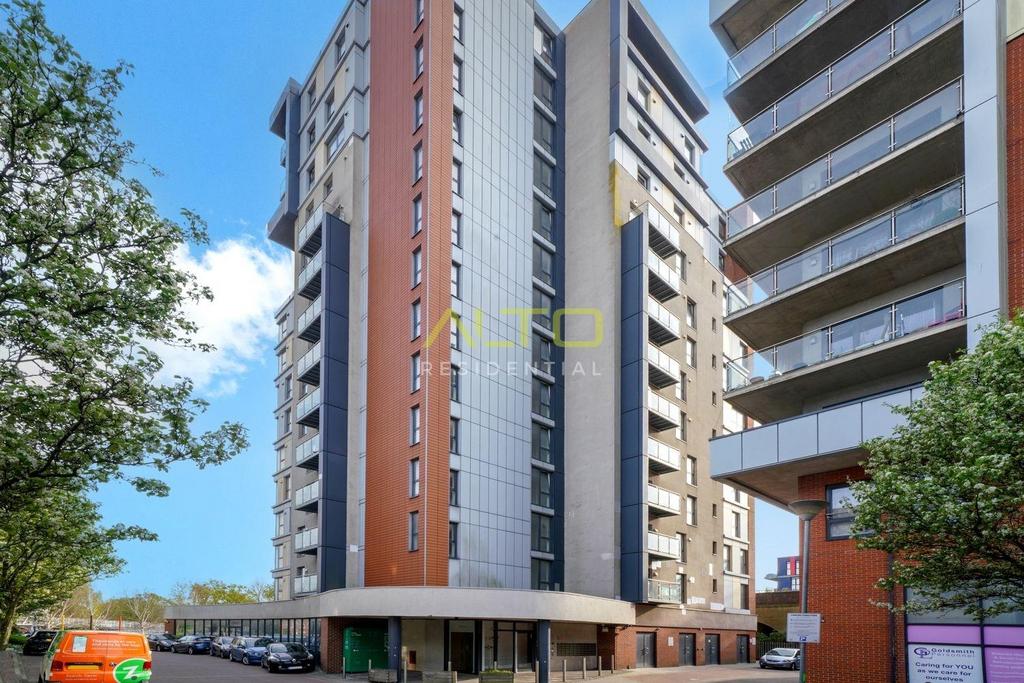 Fairbanks Court, Atlip Road, Wembley... 1 bed flat - £1,550 pcm (£358 pw)