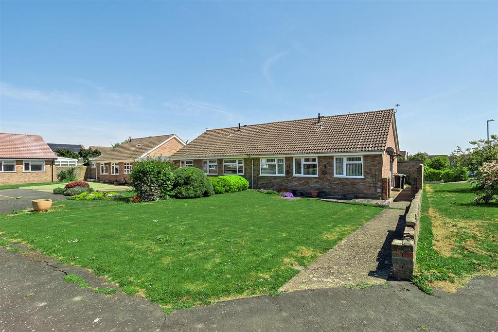 Russell Way, Wootton 2 bed semi-detached bungalow - £340,000