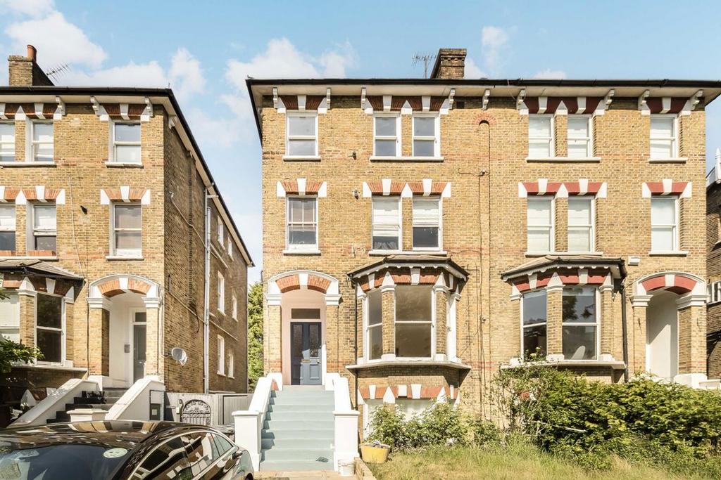 Churchfield Road, London W13 1 bed flat - £1,699 pcm (£392 pw)