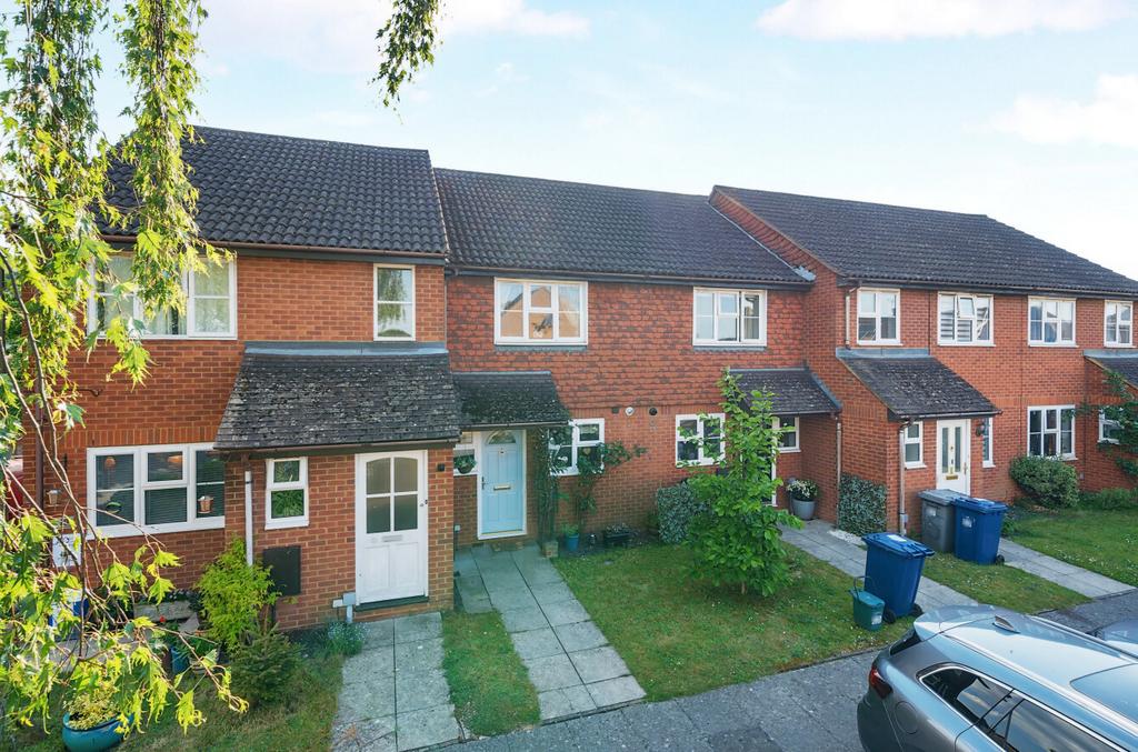 Elizabeth Court, Godalming GU7 2 bed terraced house for sale - £375,000