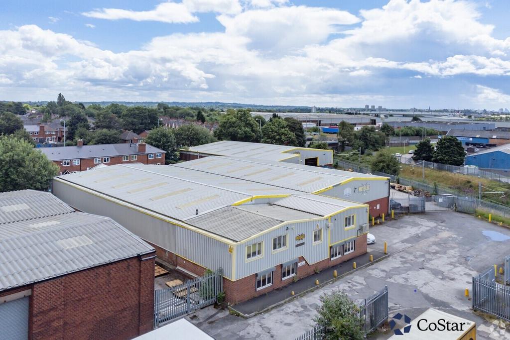 Leamore Lane, Walsall WS2 Warehouse to rent - £5,917 pcm (£1,365 pw)