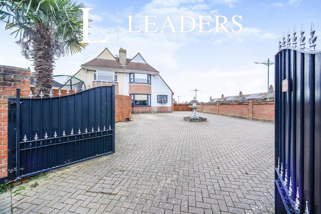 Hangleton Road, Hove 4 bed semi-detached house - £2,650 pcm (£612 pw)