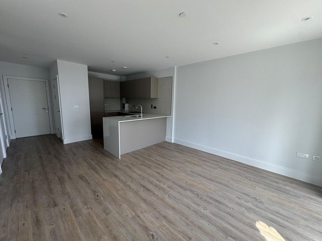 Exploration Way, Slough, SL1 3GU 1 bed in a house share to rent - £850 ...