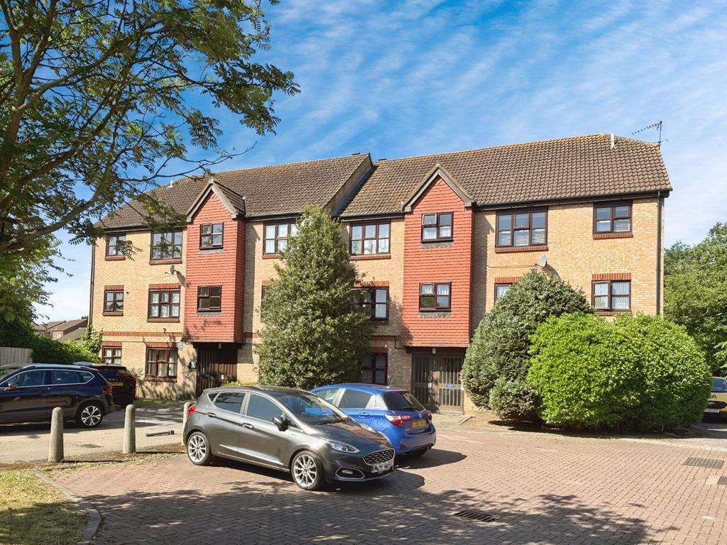 Turnstone Close, London E13 1 bed apartment for sale - £200,000
