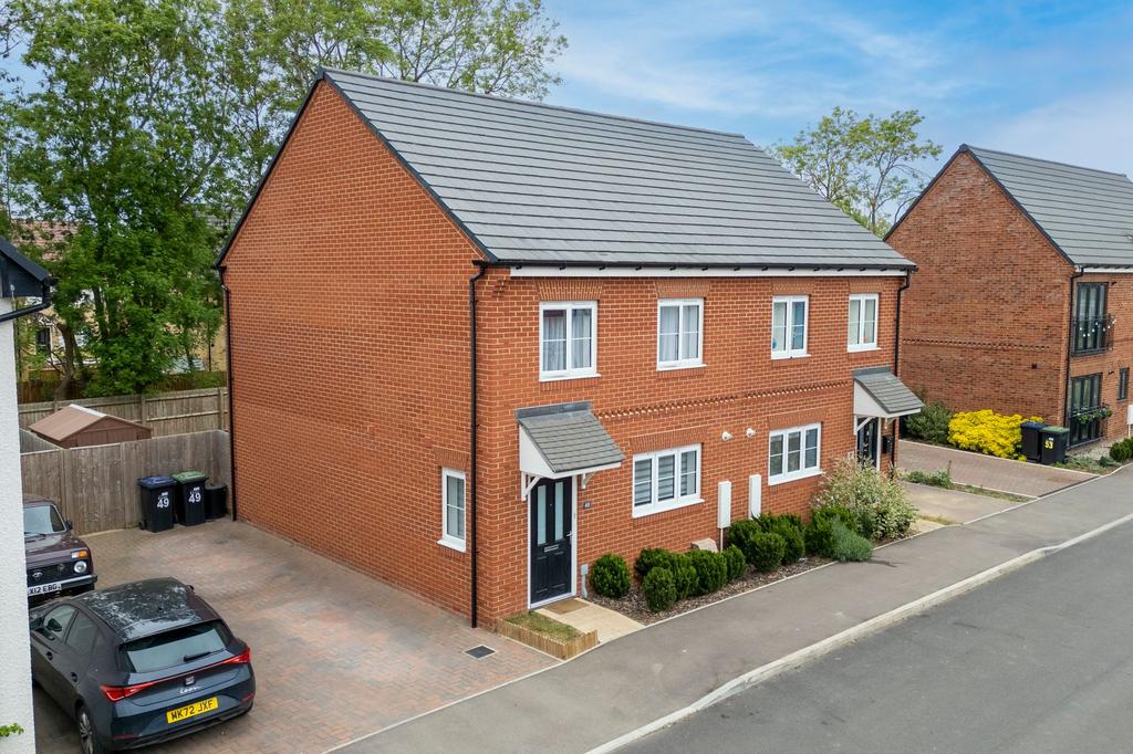 Wesley Way, Ely CB6 3 bed semi-detached house for sale - £315,000