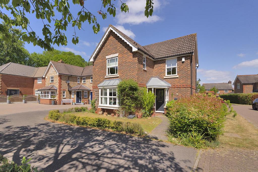 Anson Avenue, Kings Hill, ME19 4RA 3 bed detached house for sale - £550,000