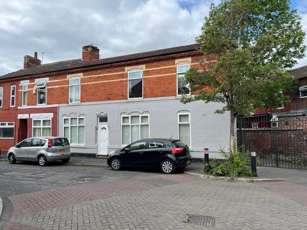 Lockwood Street, Longsight 2 bed end of terrace house - £167,000