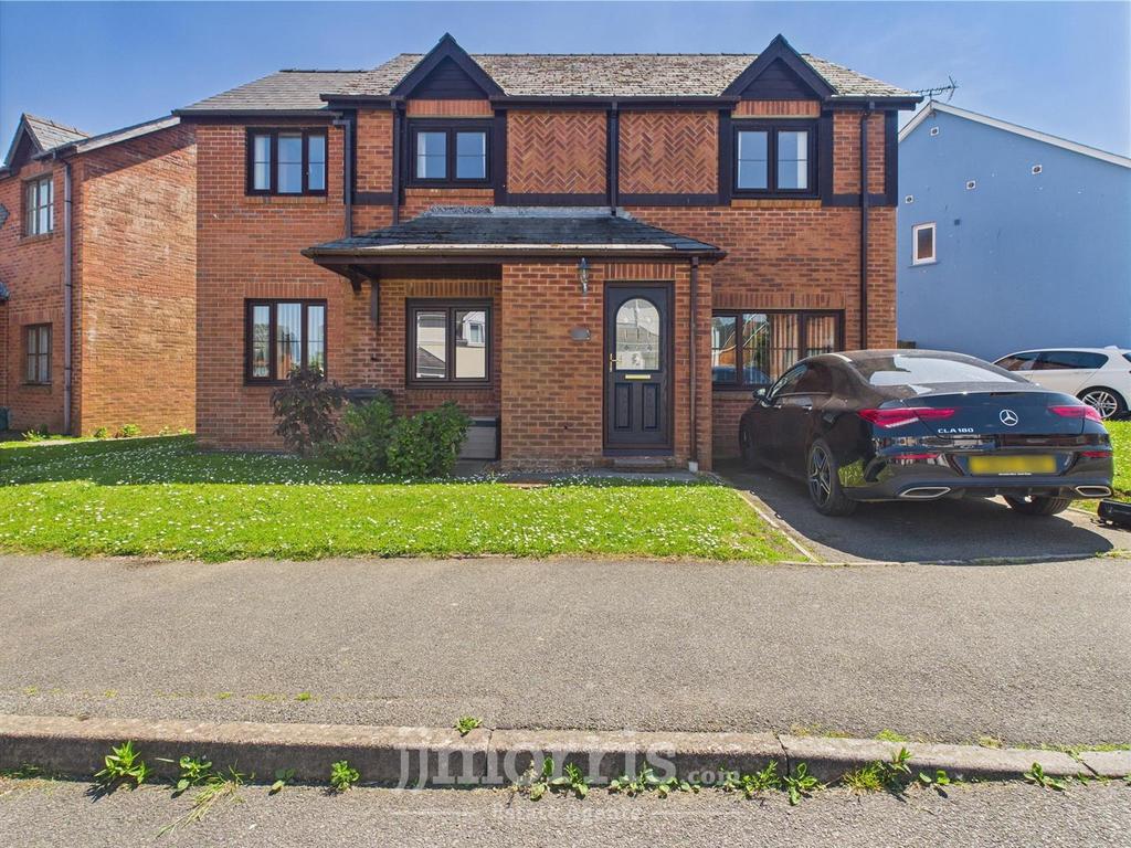 Tudor Gardens, Merlins Bridge... 5 bed detached house for sale - £300,000
