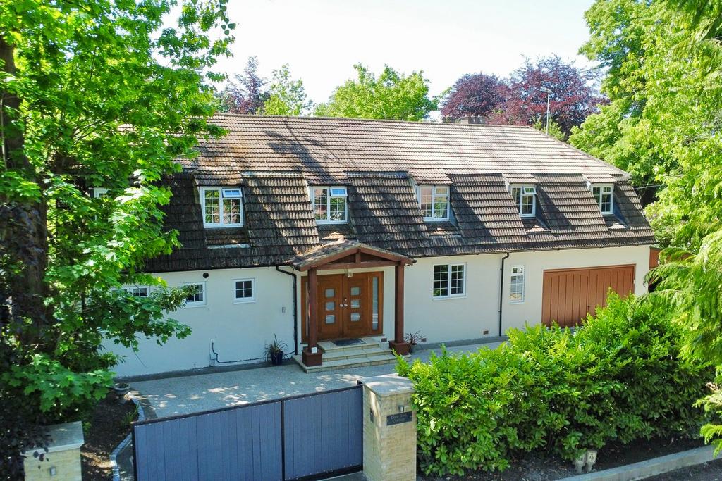 Springfield Road, CAMBERLEY GU15 5 bed detached house for sale - £1,250,000