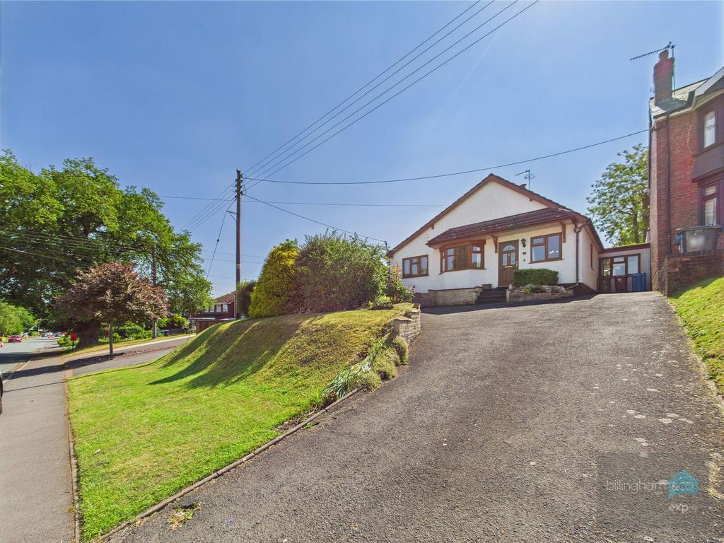 Meddins Lane, Stourbridge DY7 3 bed detached bungalow for sale - £400,000