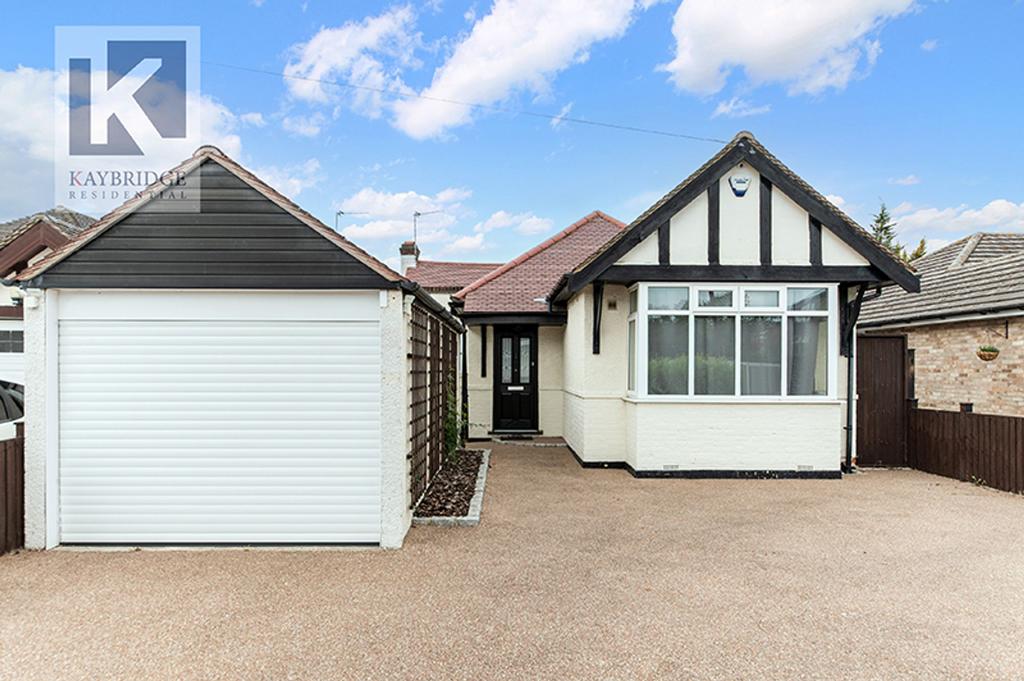 Tealing Drive, Epsom, KT19 2 bed detached bungalow for sale - £650,000