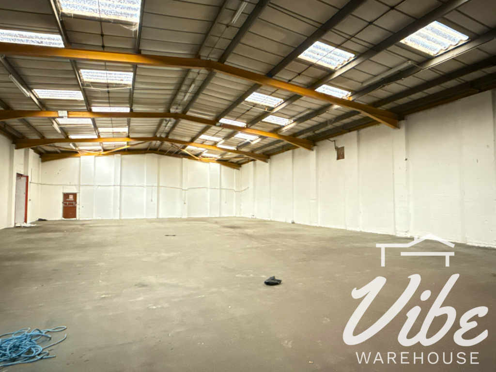 Felixstowe Road, London SE2 Warehouse to rent - £6,825 pcm (£1,575 pw)