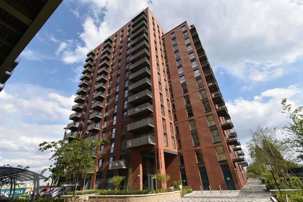 12 Quay Walk, HA0 2 bed flat - £2,600 pcm (£600 pw)
