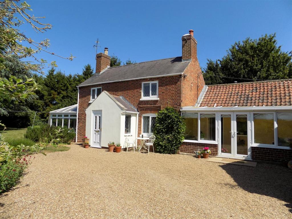 Grantham Road, Whatton 3 bed detached house for sale - £475,000