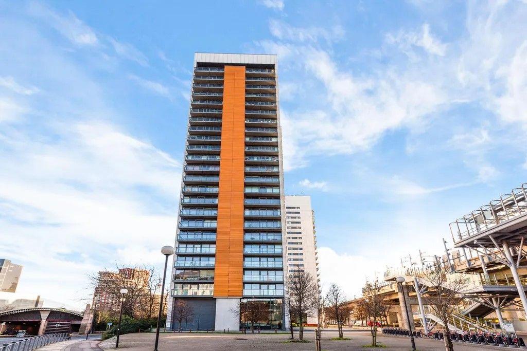 Elektron Tower, Blackwall Way, London 2 bed apartment to rent - £2,350 ...