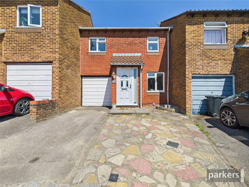 Chilcombe Way, Reading RG6 2 bed terraced house - £365,000