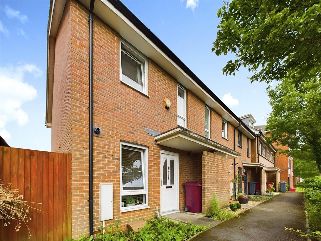 Amersham Road, Reading RG4 2 bed semi-detached house - £350,000