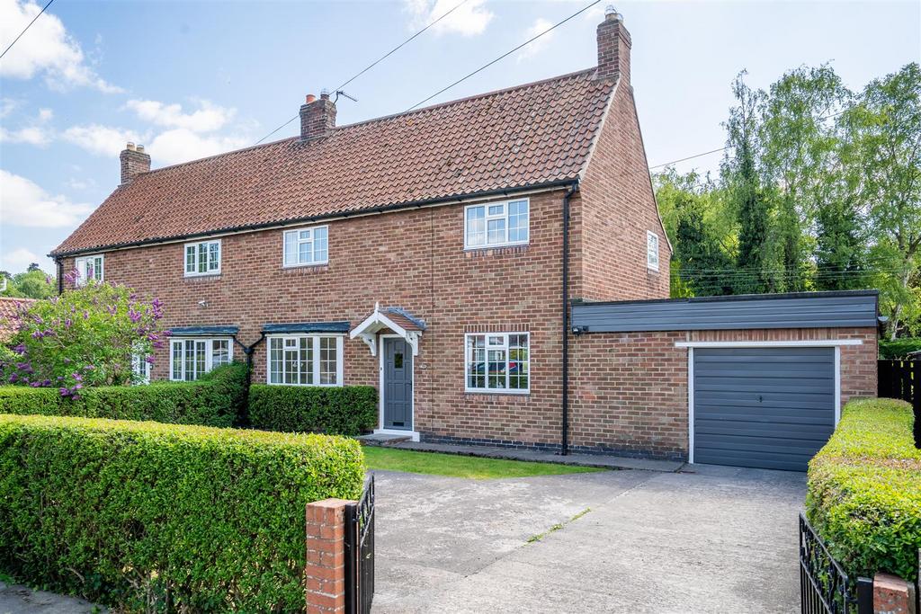 Skipwith Road, Escrick, York 3 bed semi-detached house - £1,300 pcm (£ ...